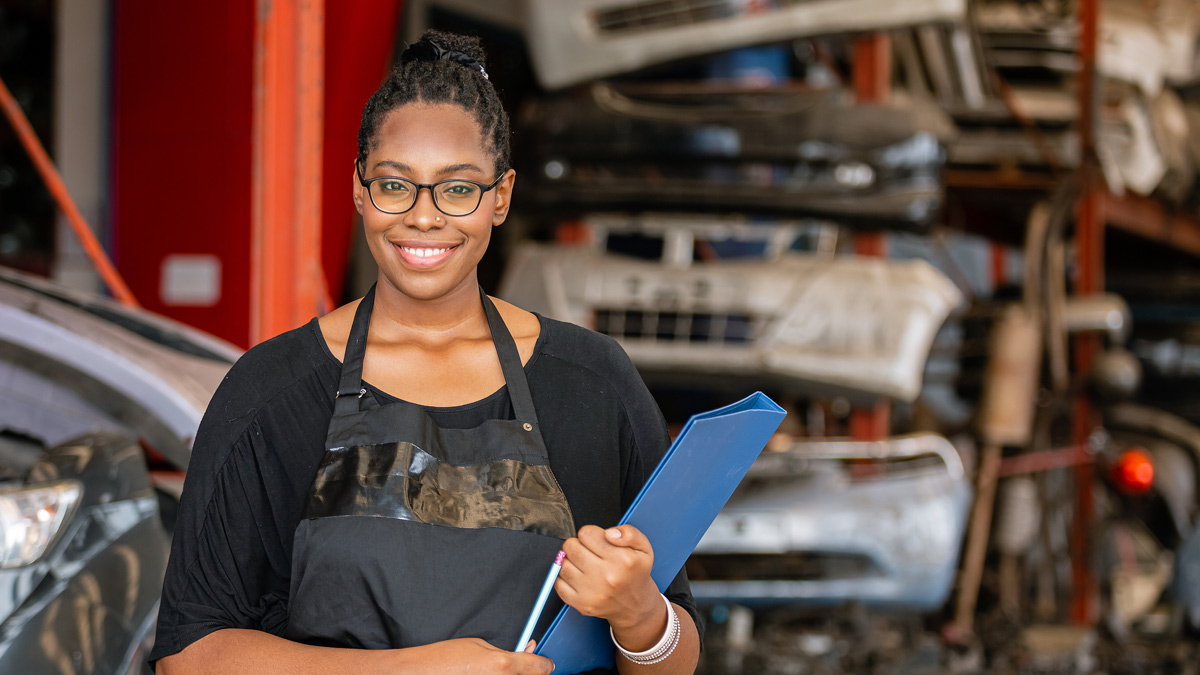 How Couriers Help Blue Collar Workers